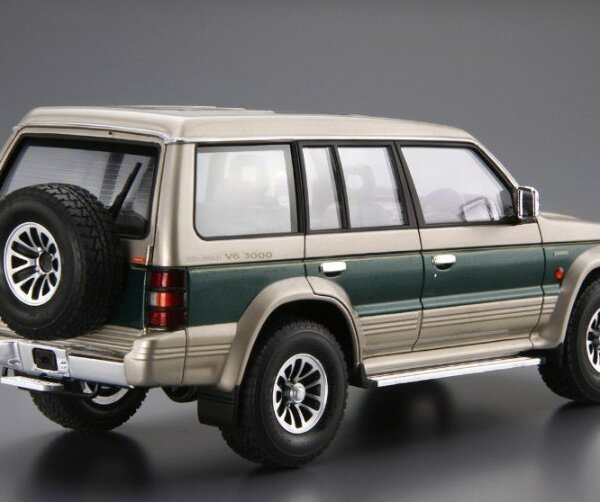 1:24 Scale Aoshima Mitsubishi Pajero / Shogun LWB V43W Exceed Model Kit ...
