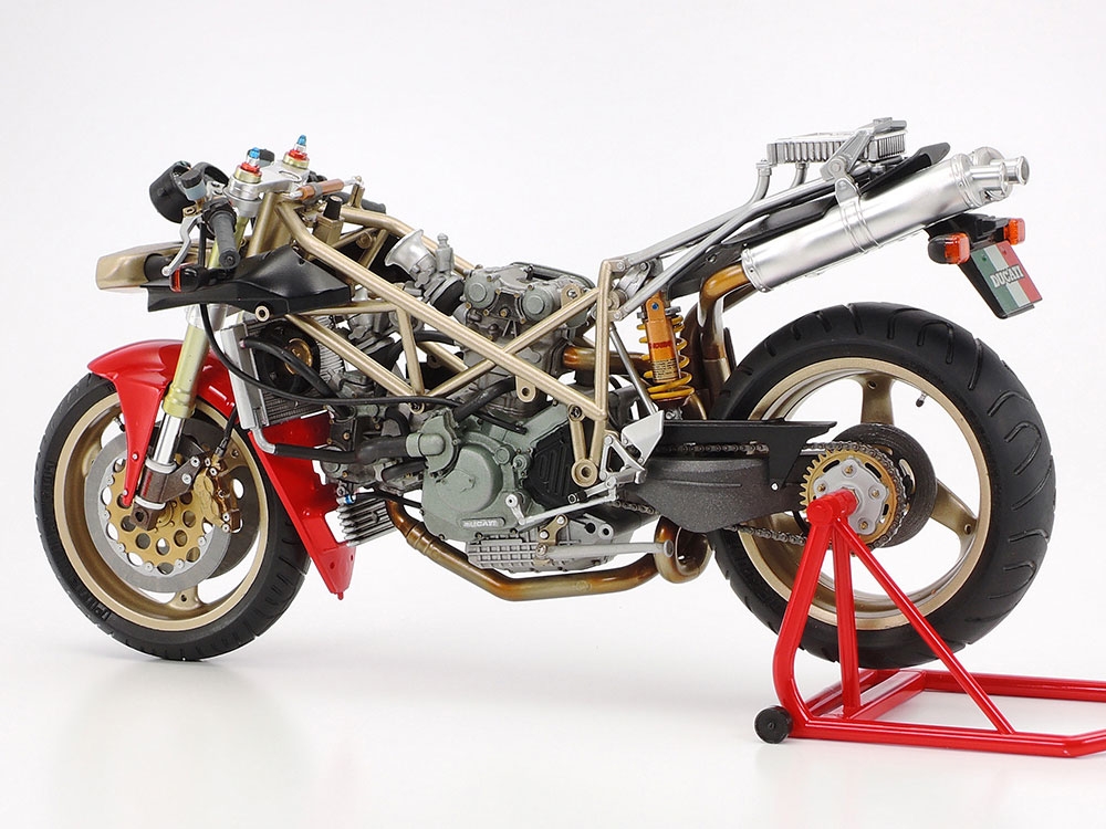 1:12 Scale Tamiya Ducati 916 Bike Model Kit - Kent Models