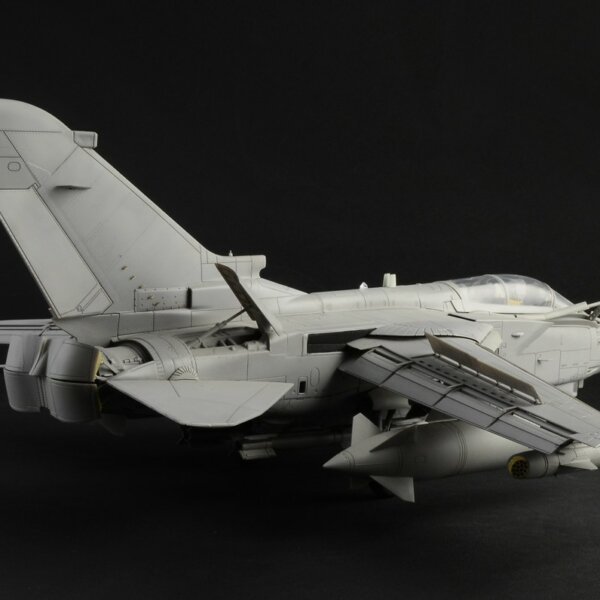 1:32 Scale Italeri RAF Tornado GR.4 Model Kit#1682 - Kent Models