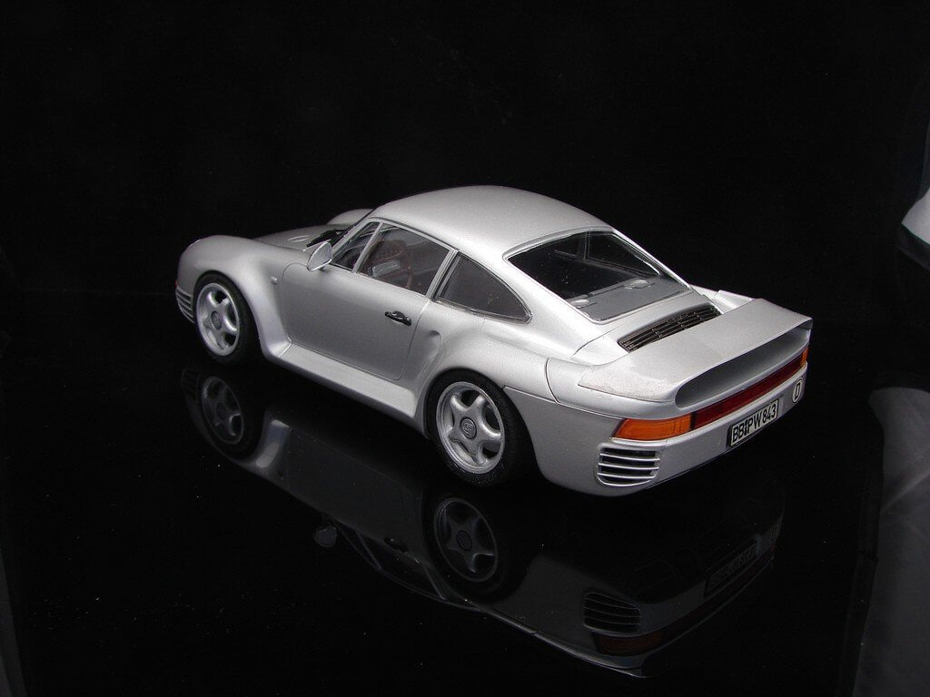 1:24 Scale Tamiya Porsche 959 Model Kit - Kent Models