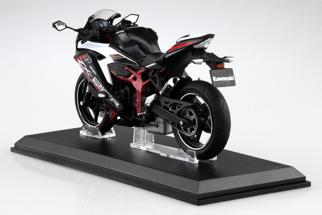 1:12 Scale Aoshima Kawasaki Ninja ZX-25R (Metallic Spark Black/Pearl ...